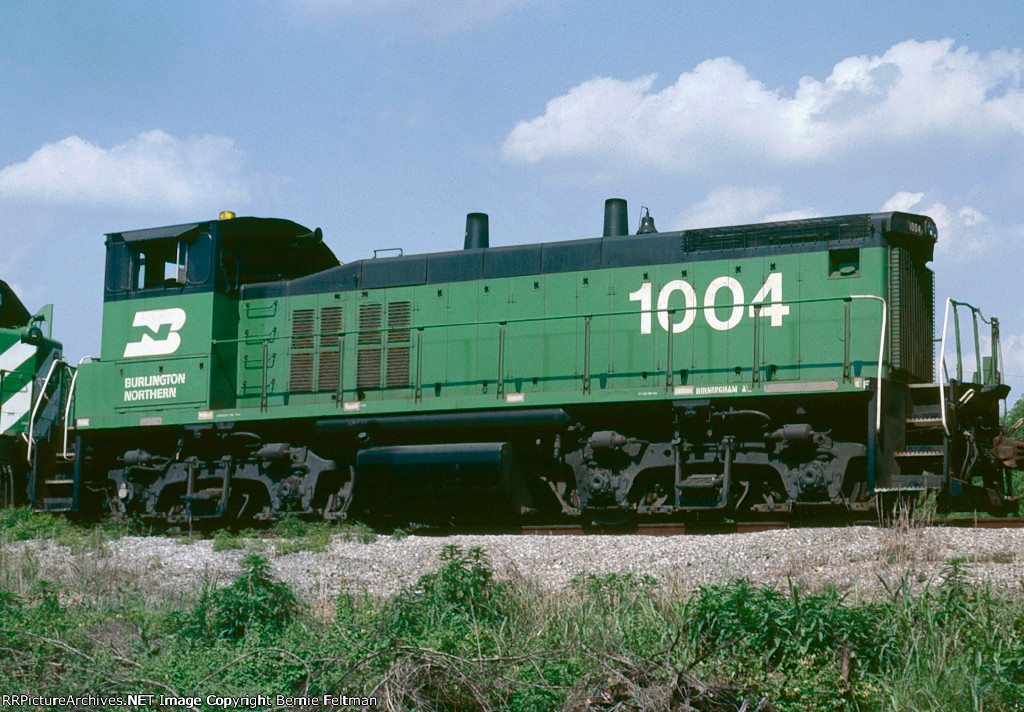 Burlington Northern MP15 #1004, at home on former Frisco rails,